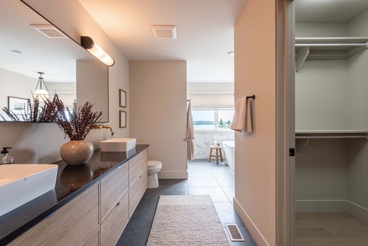 Inverary Point - Staged for Upsell